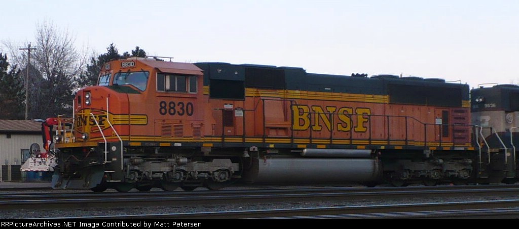 BNSF 8830